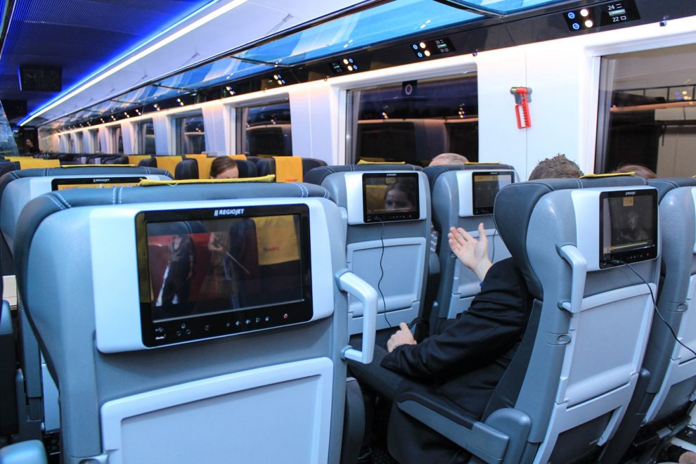 RegioJet nakoupil další vozy v Itálii, přestaví je v Rumunsku - Zdopravy.cz