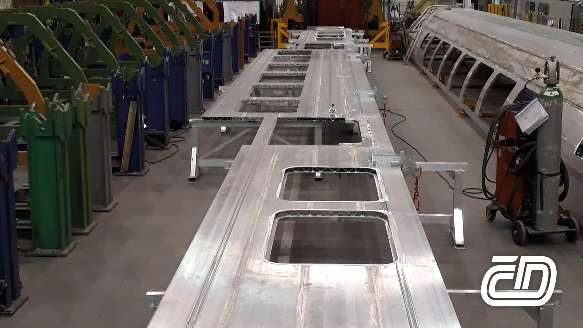 Plechy už dostávají tvar. Dráhy ukázaly, jak vznikají push-pully pro ...