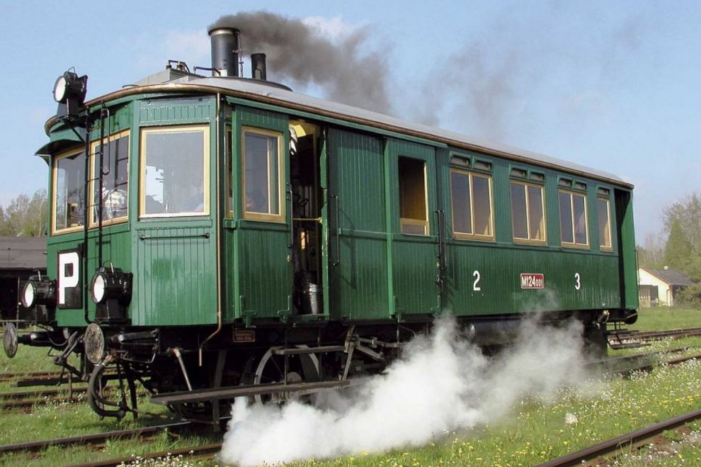 Železniční sláva v Praze: Přijede panťák, tornádo i roztopený Komarek ...