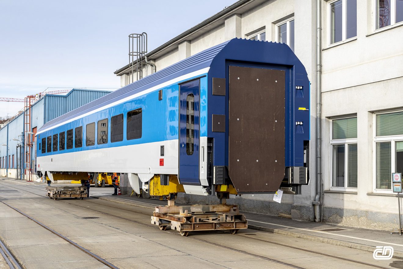 České dráhy zavádí novou značku InterJet. Použijí ji pro soupravy od ...