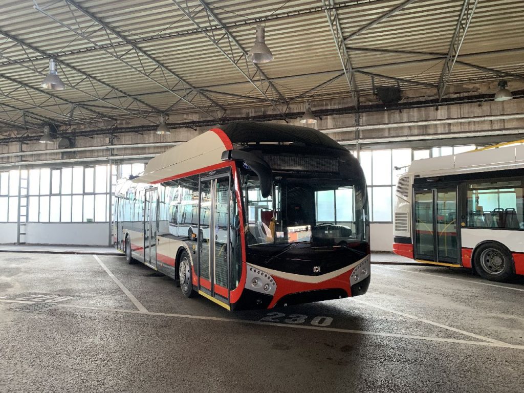 Velká trolejbusová sláva. DPP zahájí zkušební provoz z Letňan, přiveze ...