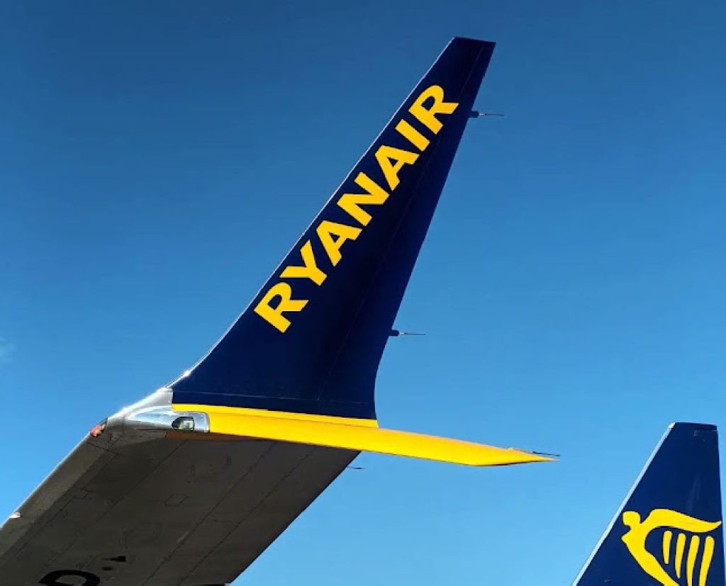 Ryanair modernizuje flotilu, křídla svých Boeingů 737-800 osadí novými ...