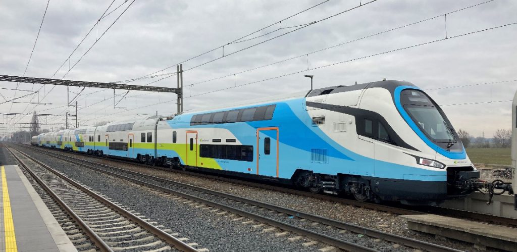 Na okruh VUZ dorazila už třetí čínská jednotka pro Westbahn, testy ...