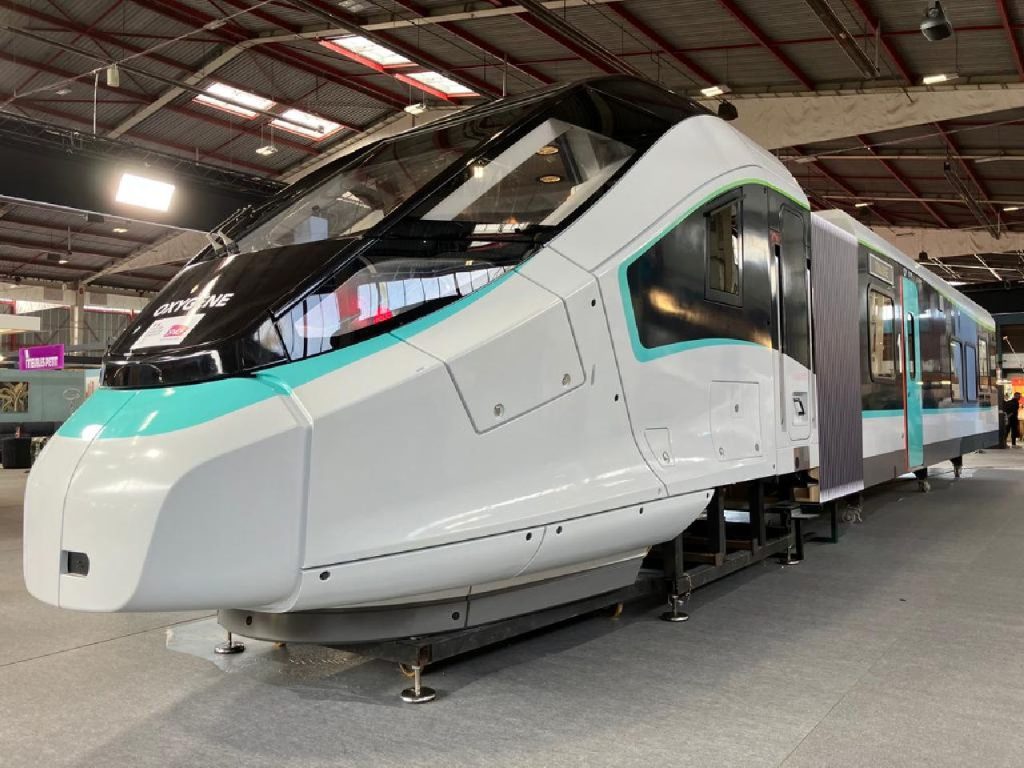 Místo Corail Oxygene. CAF vyrábí pro francouzské dráhy nové jednotky Intercités - Zdopravy.cz