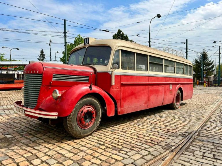 DPP získal do sbírek historický autobus Praga - Zdopravy.cz