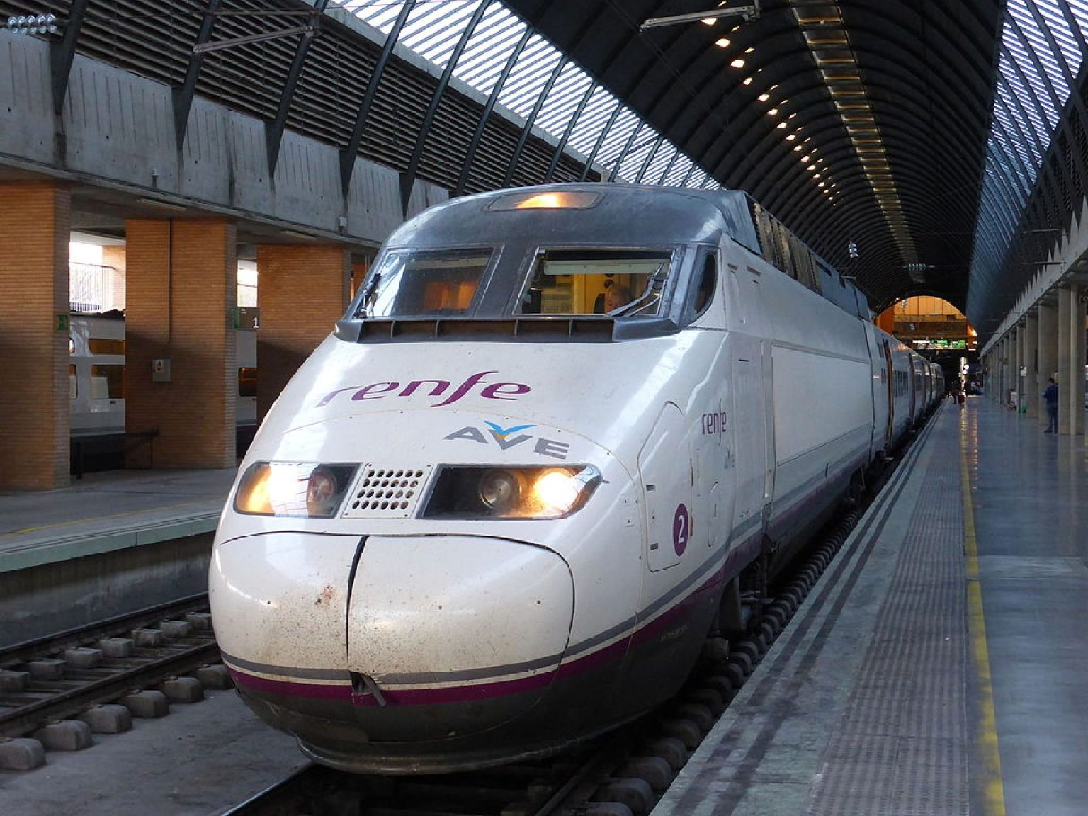 Rychlovlakem napříč Španělskem. Renfe propojí Sevillu s francouzskou ...