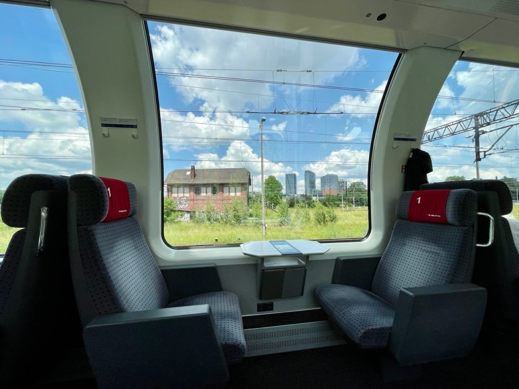 Panoramatický vůz na moravských kolejích zůstane, bude jezdit na spojích Porta Moravica ...