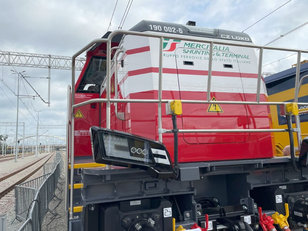 První česká elektrická lokomotiva po 15 letech. CZ LOKO představilo ...