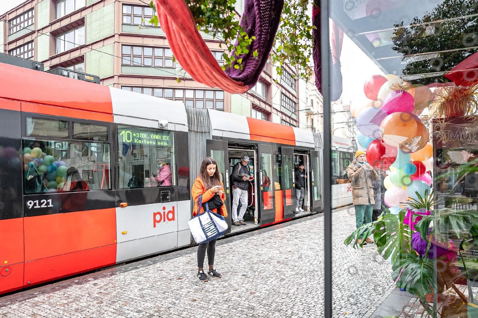 Ropid slaví 30 let, Praha zažije dopravní kino i jízdu historických ...