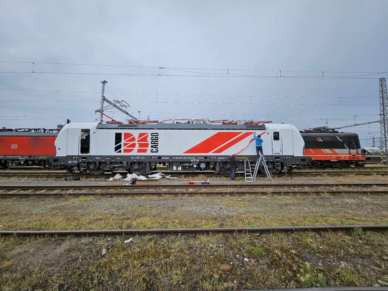 IDS Cargo pořídilo další lokomotivy. Třetí „Belgičanku“ a pronajalo si Vectron - Zdopravy.cz