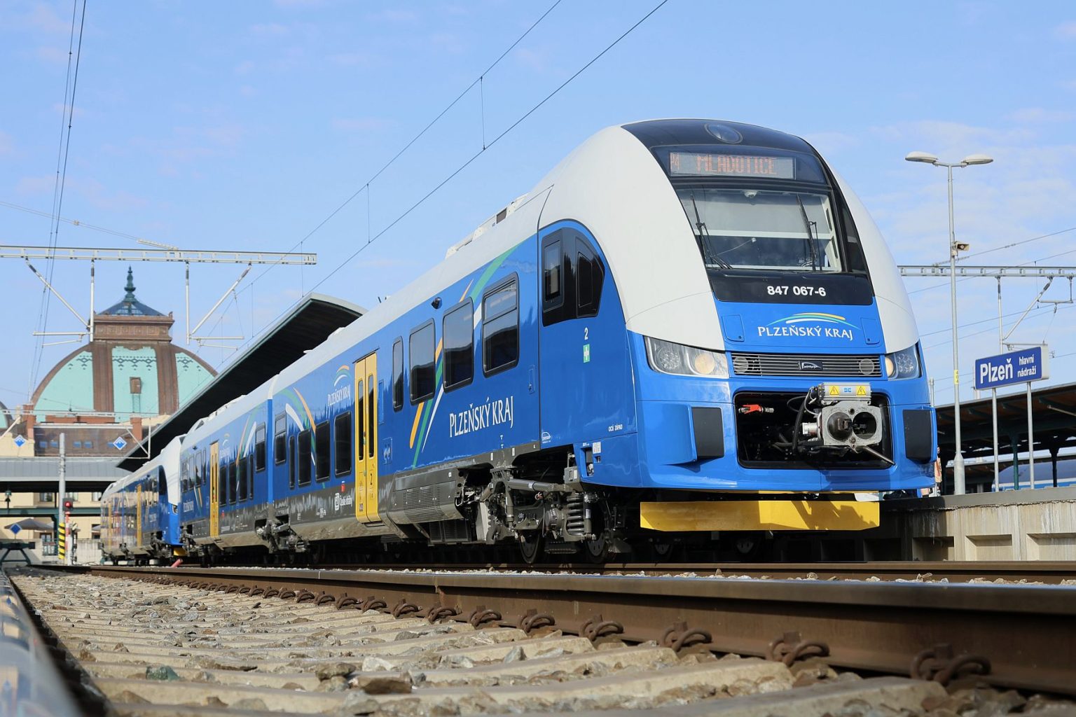 Bezdůvodný lynč. ČD se zastaly své vlakvedoucí a podrobně popsaly celou ...