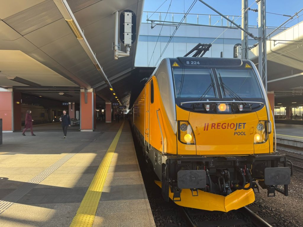 RegioJet posílí v Polsku, přidá vlaky do Varšavy a Gdyně a spustí spoj ...